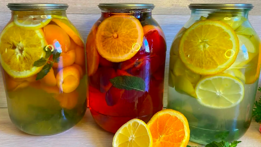 Niciodată nu vor fi suficiente borcane cu compot pentru iarnă: mojito, fanta și karkade ...